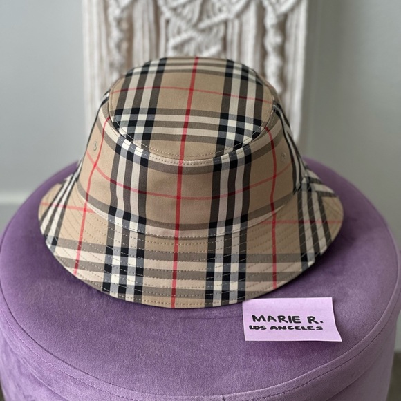 Supreme Burberry Bucket Hat